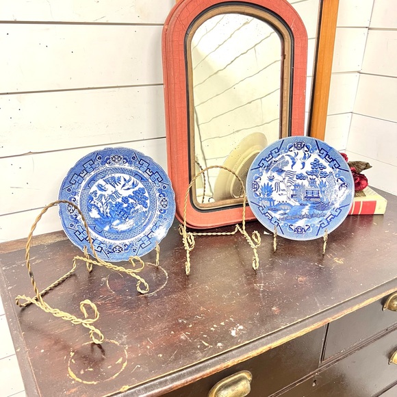 Accents | Vintage Metal Plate Stands Gold Metal Twisted | Poshmark